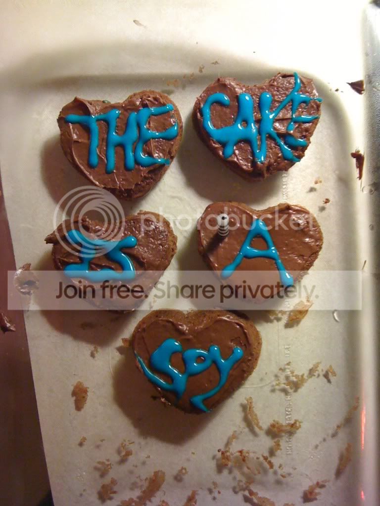 My girlfriend made me these awesome cakes for my birthday today... : r/tf2